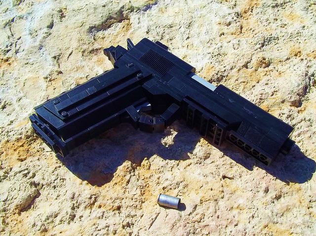 LEGO Gun of the Week - Colt M1911 by Pink Stormtrooper - BrickWarriors