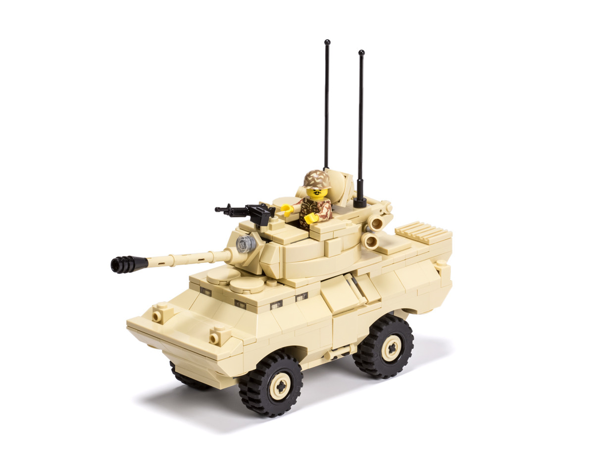 V-150 Commando - 4x4 Amphibious Armored Vehicle with 90mm Gun ...