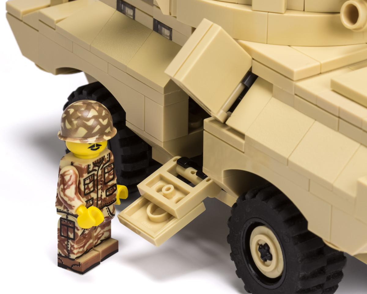 V-150 Commando - 4x4 Amphibious Armored Vehicle with 90mm Gun ...