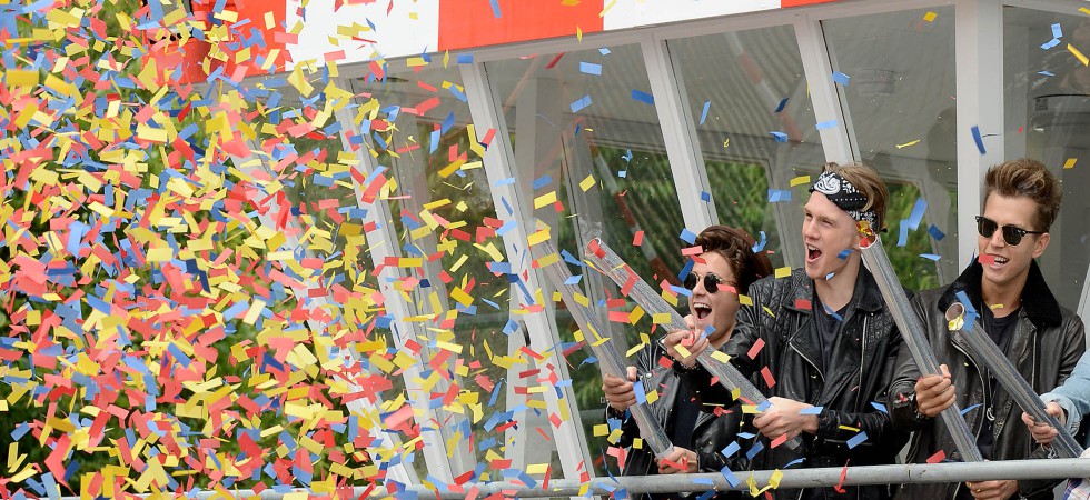 Buy Confetti Cannons and Loose Confetti | Confetti Supermarket